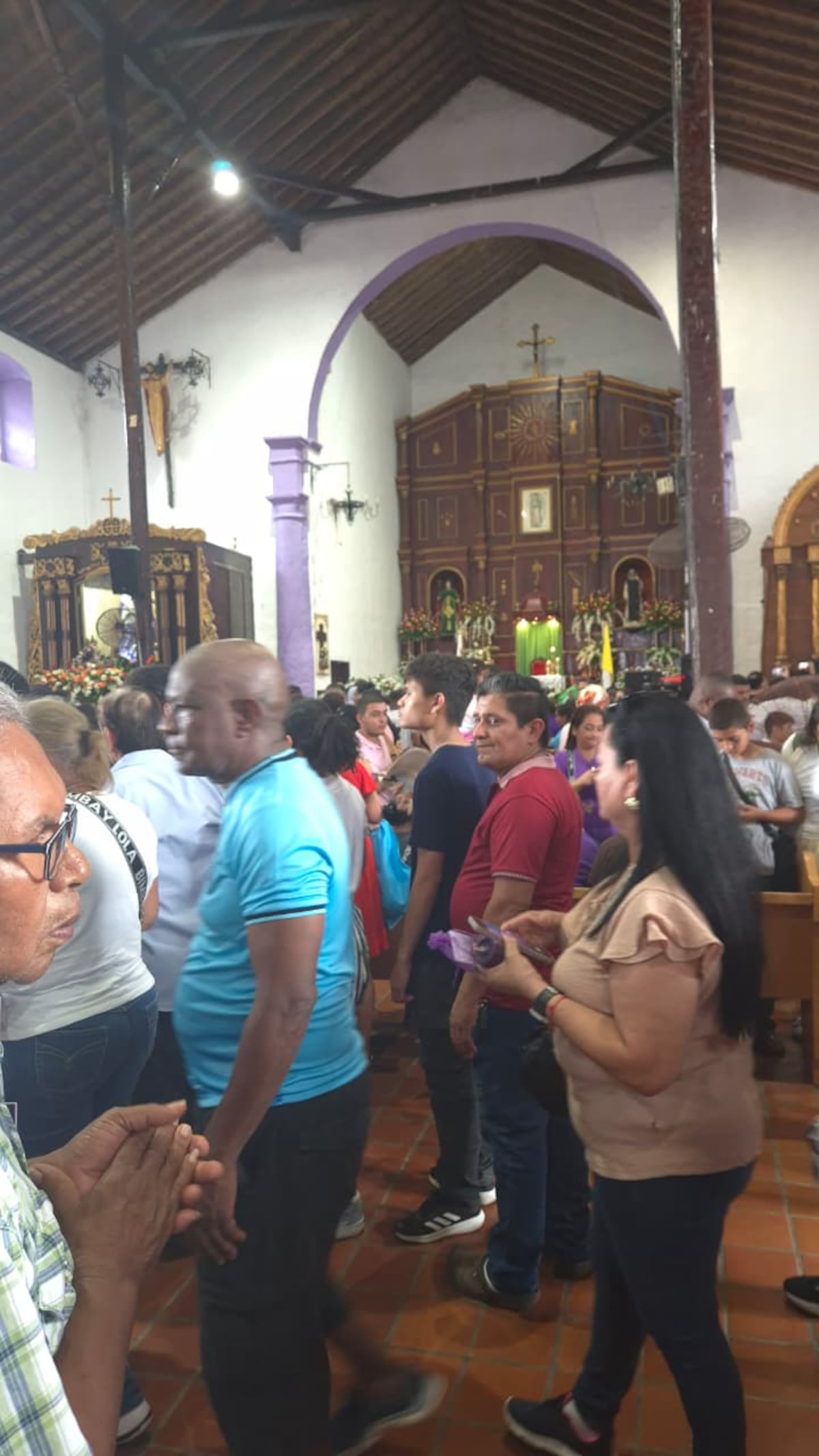 Padre Pinilla puso orden en Colón: ‘No mezclen la fe con curanderos ni ...
