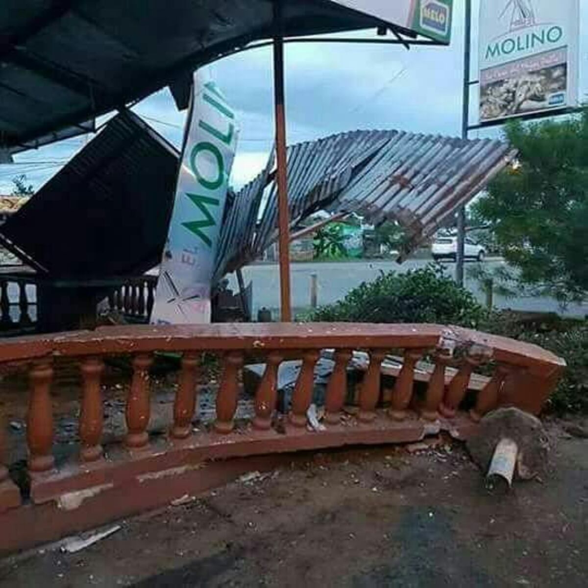¡BÁRBARO! En David auto se mete en local comercial y lo destroza
